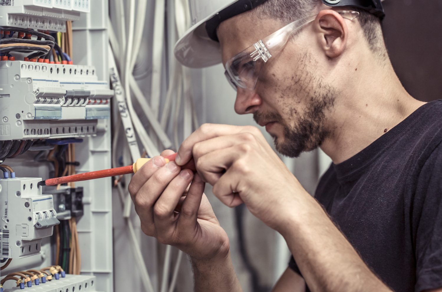 Planung der Elektroinstallation im Fertighaus: Herausforderungen und ...
